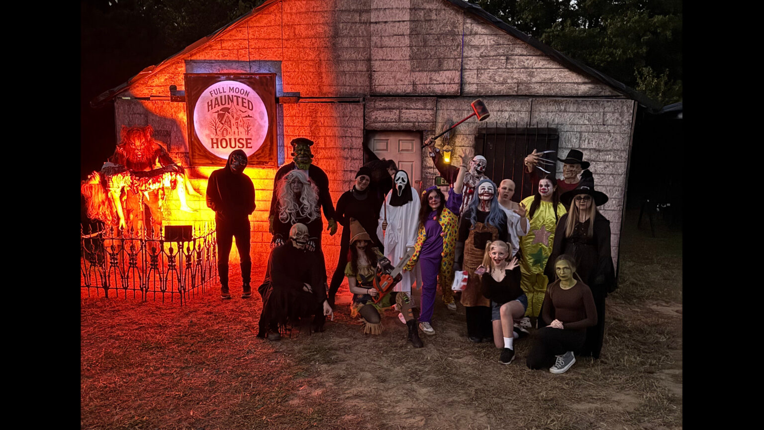 Full Moon Haunted House - Where your nightmares come to life